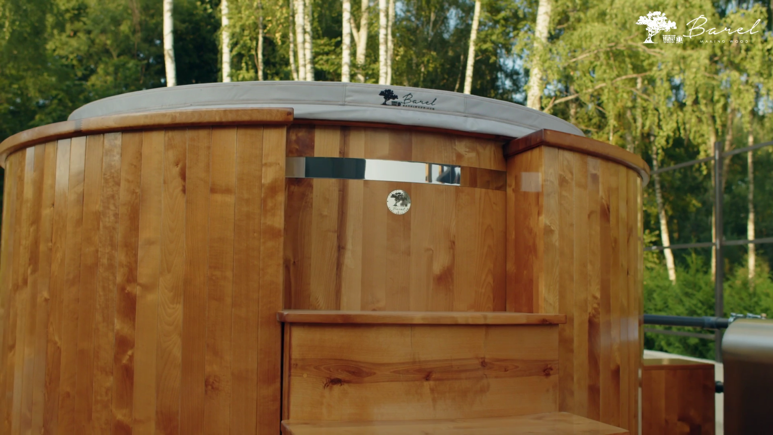 How is the font kupel and how is it filled with water? - BARELWOOD